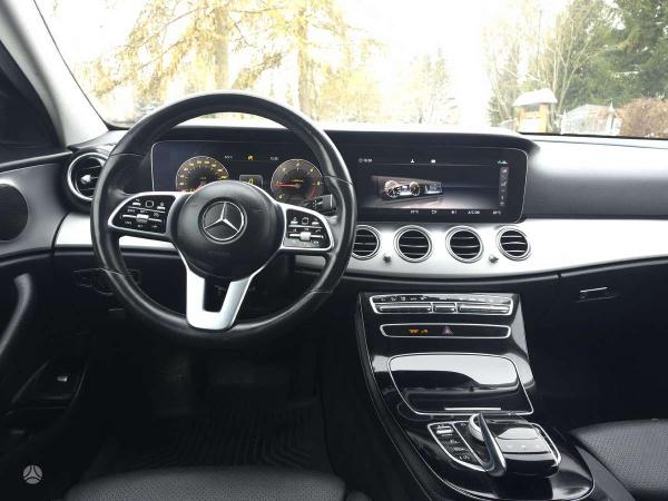 Black Mercedes-Benz E 220 2019 in Siauliai, with an engine capacity of 1.95 L and mileage of 325 thousand km for 10350 €, photo 9 on AUTOMOTO.COM.LV