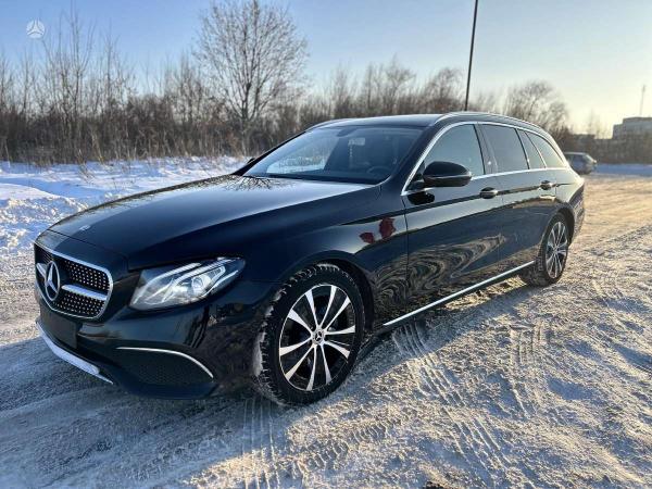 Black Mercedes-Benz E 220 2019 in Panevezys, with an engine capacity of 1.95 L and mileage of 256 thousand km for 14500 €, photo 1 on AUTOMOTO.COM.LV