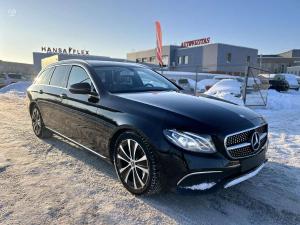 Black Mercedes-Benz E 220 2019 in Panevezys, with an engine capacity of 1.95 L and mileage of 256 thousand km for 14500 €, photo 2 on AUTOMOTO.COM.LV