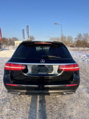 Black Mercedes-Benz E 220 2019 in Panevezys, with an engine capacity of 1.95 L and mileage of 256 thousand km for 14500 €, photo 6 on AUTOMOTO.COM.LV