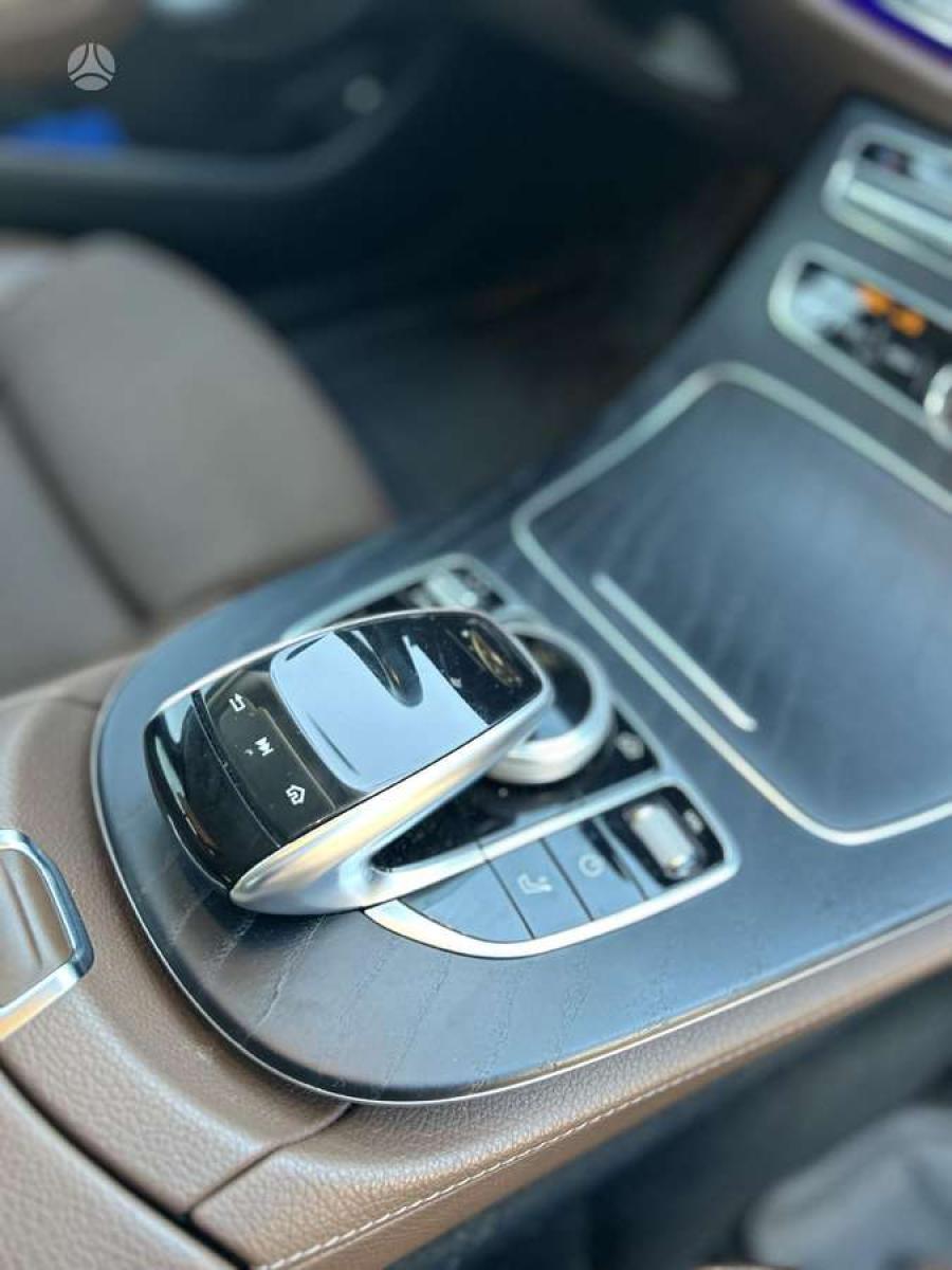 Black Mercedes-Benz E 220 2019 in Panevezys, with an engine capacity of 1.95 L and mileage of 256 thousand km for 14500 €, photo 9 on AUTOMOTO.COM.LV