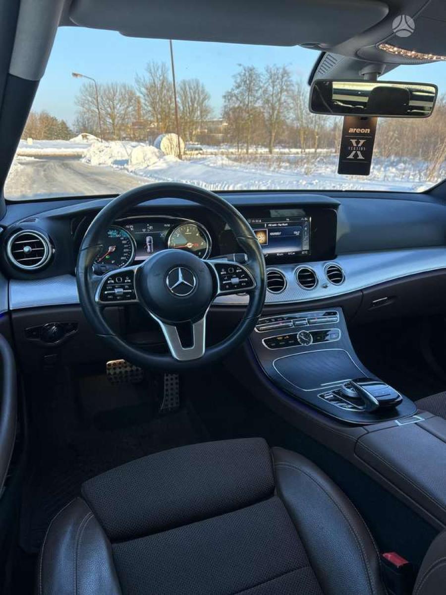 Black Mercedes-Benz E 220 2019 in Panevezys, with an engine capacity of 1.95 L and mileage of 256 thousand km for 14500 €, photo 13 on AUTOMOTO.COM.LV