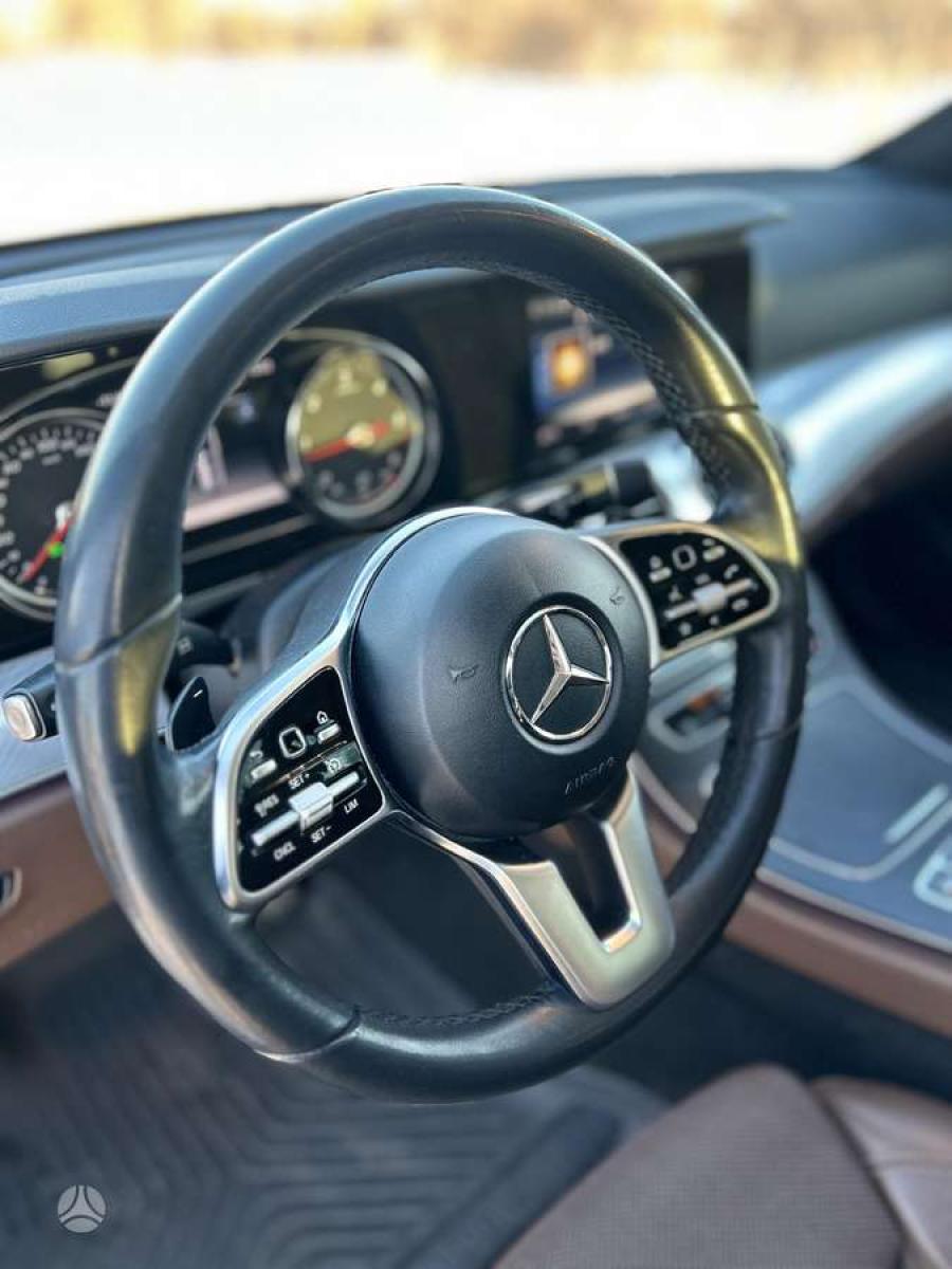 Black Mercedes-Benz E 220 2019 in Panevezys, with an engine capacity of 1.95 L and mileage of 256 thousand km for 14500 €, photo 17 on AUTOMOTO.COM.LV