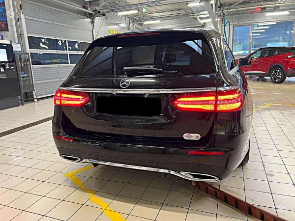 Melns Mercedes-Benz E 220 2019 Viļņa, ar dzinēja tilpumu 1.95 L un nobraukumu 268 tūkst. km par 17500 €, foto 11 vietnē AUTOMOTO.COM.LV