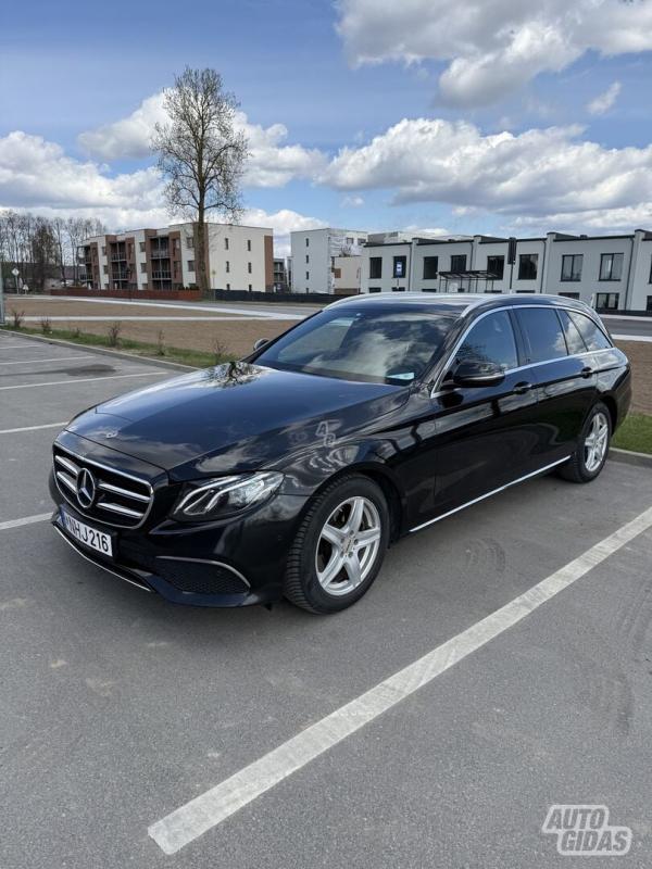 Black Mercedes-Benz E 220 2019 in Vilnius, with an engine capacity of 2.00 L and mileage of 318 thousand km for 14300 €, photo 1 on AUTOMOTO.COM.LV
