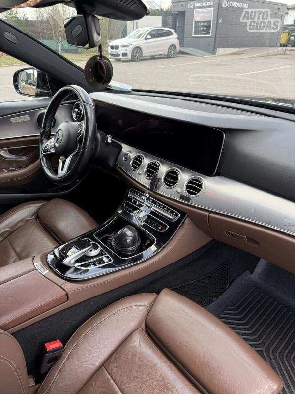 Black Mercedes-Benz E 220 2019 in Vilnius, with an engine capacity of 2.00 L and mileage of 318 thousand km for 14300 €, photo 7 on AUTOMOTO.COM.LV