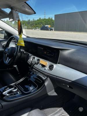 Black Mercedes-Benz E 220 2019 in Kaunas, with an engine capacity of 1.95 L and mileage of 310 thousand km for 12500 €, photo 6 on AUTOMOTO.COM.LV