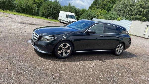 Melns Mercedes-Benz E 220 2019 Alīta, ar dzinēja tilpumu 1.95 L un nobraukumu 480 tūkst. km par 9999 €, foto 1 vietnē AUTOMOTO.COM.LV