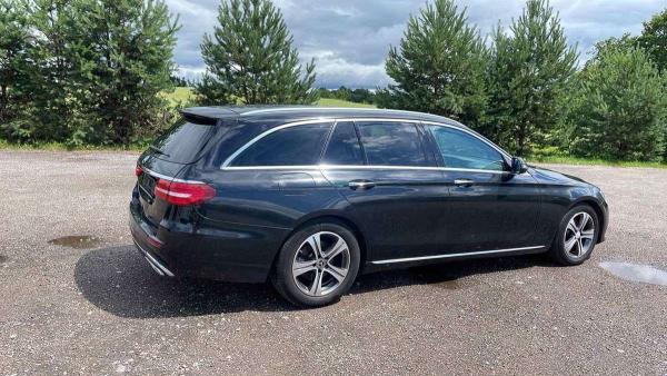 Melns Mercedes-Benz E 220 2019 Alīta, ar dzinēja tilpumu 1.95 L un nobraukumu 480 tūkst. km par 9999 €, foto 8 vietnē AUTOMOTO.COM.LV