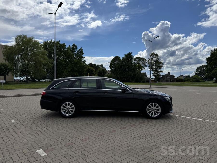 Black Mercedes-Benz E 220 2019 in Cesis, with an engine capacity of 2.00 L and mileage of 205 thousand km for 18900 €, photo 7 on AUTOMOTO.COM.LV