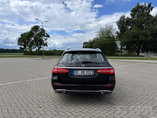 Черный Мерседес E 220 2019 в Цесис, объемом двигателя 2.00 л и пробегом 205 тыс. км за 18900 €, фото 8 на AUTOMOTO.COM.LV