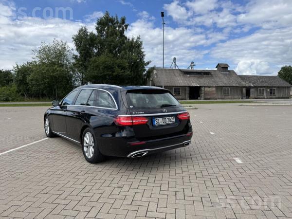 Черный Мерседес E 220 2019 в Цесис, объемом двигателя 2.00 л и пробегом 205 тыс. км за 18900 €, фото 9 на AUTOMOTO.COM.LV