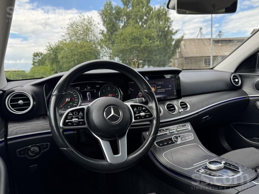 Black Mercedes-Benz E 220 2019 in Cesis, with an engine capacity of 2.00 L and mileage of 205 thousand km for 18900 €, photo 17 on AUTOMOTO.COM.LV