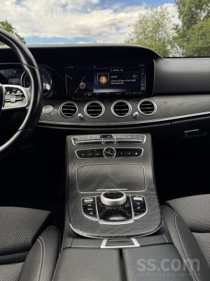 Black Mercedes-Benz E 220 2019 in Cesis, with an engine capacity of 2.00 L and mileage of 205 thousand km for 18900 €, photo 20 on AUTOMOTO.COM.LV