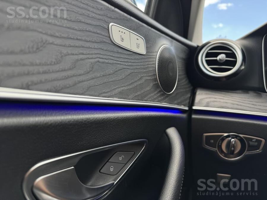 Black Mercedes-Benz E 220 2019 in Cesis, with an engine capacity of 2.00 L and mileage of 205 thousand km for 18900 €, photo 30 on AUTOMOTO.COM.LV