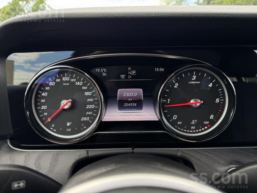Black Mercedes-Benz E 220 2019 in Cesis, with an engine capacity of 2.00 L and mileage of 205 thousand km for 18900 €, photo 31 on AUTOMOTO.COM.LV
