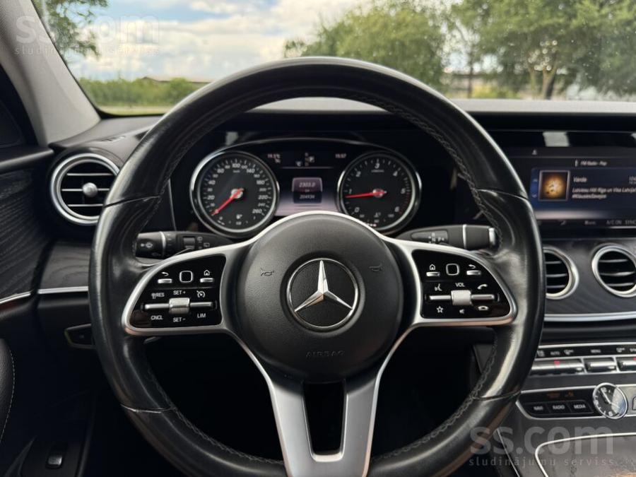 Black Mercedes-Benz E 220 2019 in Cesis, with an engine capacity of 2.00 L and mileage of 205 thousand km for 18900 €, photo 32 on AUTOMOTO.COM.LV
