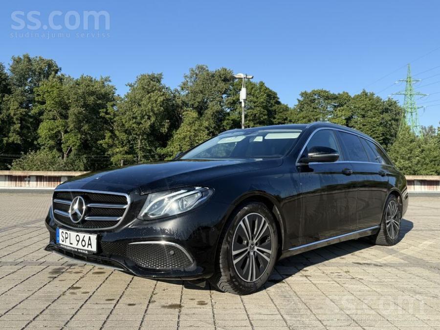 Melns Mercedes-Benz E 220 2019 Rīga, ar dzinēja tilpumu 2.00 L un nobraukumu 0 tūkst. km par 14450 €, foto 1 vietnē AUTOMOTO.COM.LV