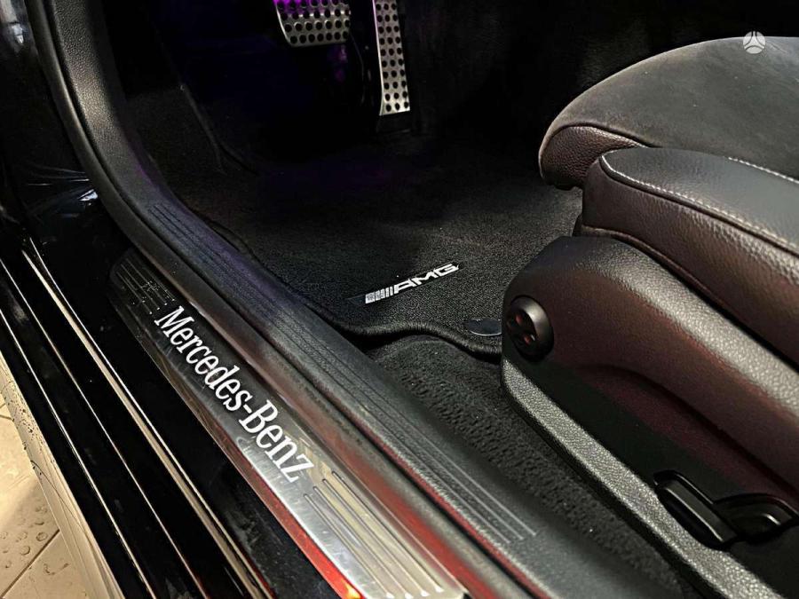 Черный Мерседес E 220 2019 в Вильнюс, объемом двигателя 1.95 л и пробегом 278 тыс. км за 14999 €, фото 18 на AUTOMOTO.COM.LV