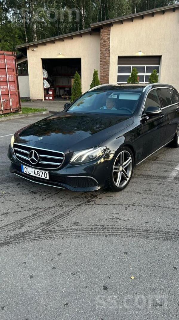 Black Mercedes-Benz E 220 2019 in Riga, with an engine capacity of 2.00 L and mileage of 130 thousand km for 15300 €, photo 1 on AUTOMOTO.COM.LV