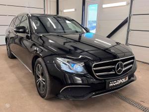 Черный Мерседес E 220 2019 в Вильнюс, объемом двигателя 1.95 л и пробегом 333 тыс. км за 12947 €, фото  на AUTOMOTO.COM.LV