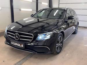 Melns Mercedes-Benz E 220 2019 Viļņa, ar dzinēja tilpumu 1.95 L un nobraukumu 333 tūkst. km par 12947 €, foto 3 vietnē AUTOMOTO.COM.LV