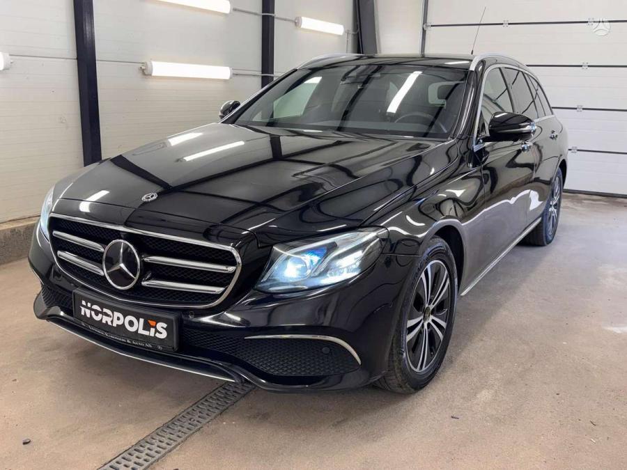 Melns Mercedes-Benz E 220 2019 Viļņa, ar dzinēja tilpumu 1.95 L un nobraukumu 333 tūkst. km par 12947 €, foto 3 vietnē AUTOMOTO.COM.LV