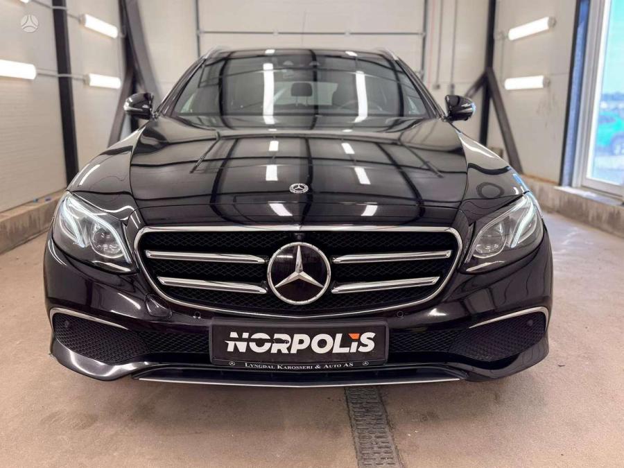 Melns Mercedes-Benz E 220 2019 Viļņa, ar dzinēja tilpumu 1.95 L un nobraukumu 333 tūkst. km par 12947 €, foto 5 vietnē AUTOMOTO.COM.LV