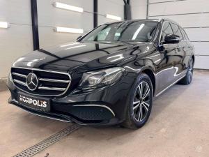 Melns Mercedes-Benz E 220 2019 Viļņa, ar dzinēja tilpumu 1.95 L un nobraukumu 333 tūkst. km par 12947 €, foto 7 vietnē AUTOMOTO.COM.LV