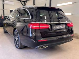 Melns Mercedes-Benz E 220 2019 Viļņa, ar dzinēja tilpumu 1.95 L un nobraukumu 333 tūkst. km par 12947 €, foto 10 vietnē AUTOMOTO.COM.LV