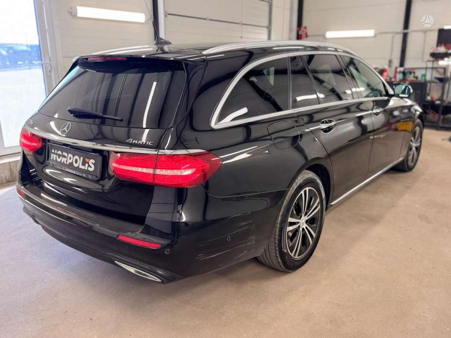 Melns Mercedes-Benz E 220 2019 Viļņa, ar dzinēja tilpumu 1.95 L un nobraukumu 333 tūkst. km par 12947 €, foto 12 vietnē AUTOMOTO.COM.LV
