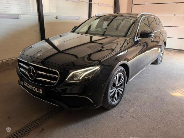 Черный Мерседес E 220 2019 в Вильнюс, объемом двигателя 1.95 л и пробегом 333 тыс. км за 12947 €, фото 4 на AUTOMOTO.COM.LV