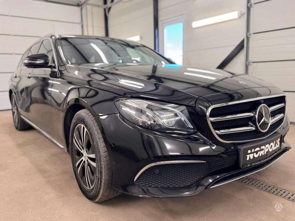 Черный Мерседес E 220 2019 в Вильнюс, объемом двигателя 1.95 л и пробегом 333 тыс. км за 12947 €, фото 9 на AUTOMOTO.COM.LV