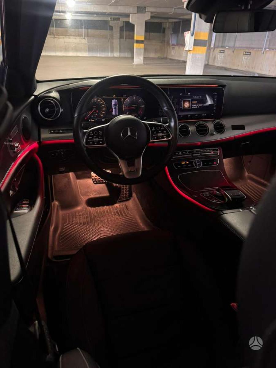 Черный Мерседес E 220 2019 в Вильнюс, объемом двигателя 1.95 л и пробегом 333 тыс. км за 12947 €, фото 16 на AUTOMOTO.COM.LV