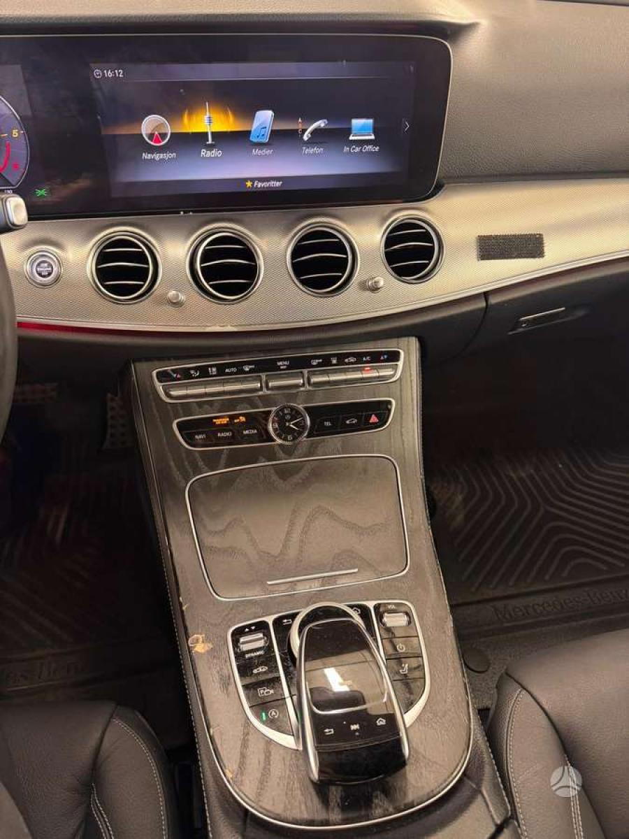 Черный Мерседес E 220 2019 в Вильнюс, объемом двигателя 1.95 л и пробегом 333 тыс. км за 12947 €, фото 22 на AUTOMOTO.COM.LV