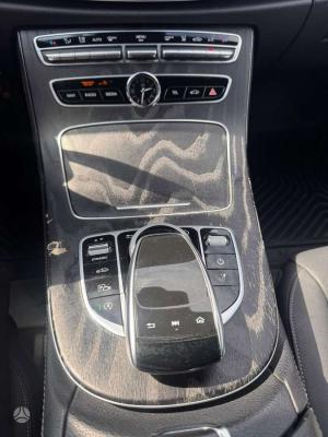 Черный Мерседес E 220 2019 в Вильнюс, объемом двигателя 1.95 л и пробегом 333 тыс. км за 12947 €, фото 23 на AUTOMOTO.COM.LV