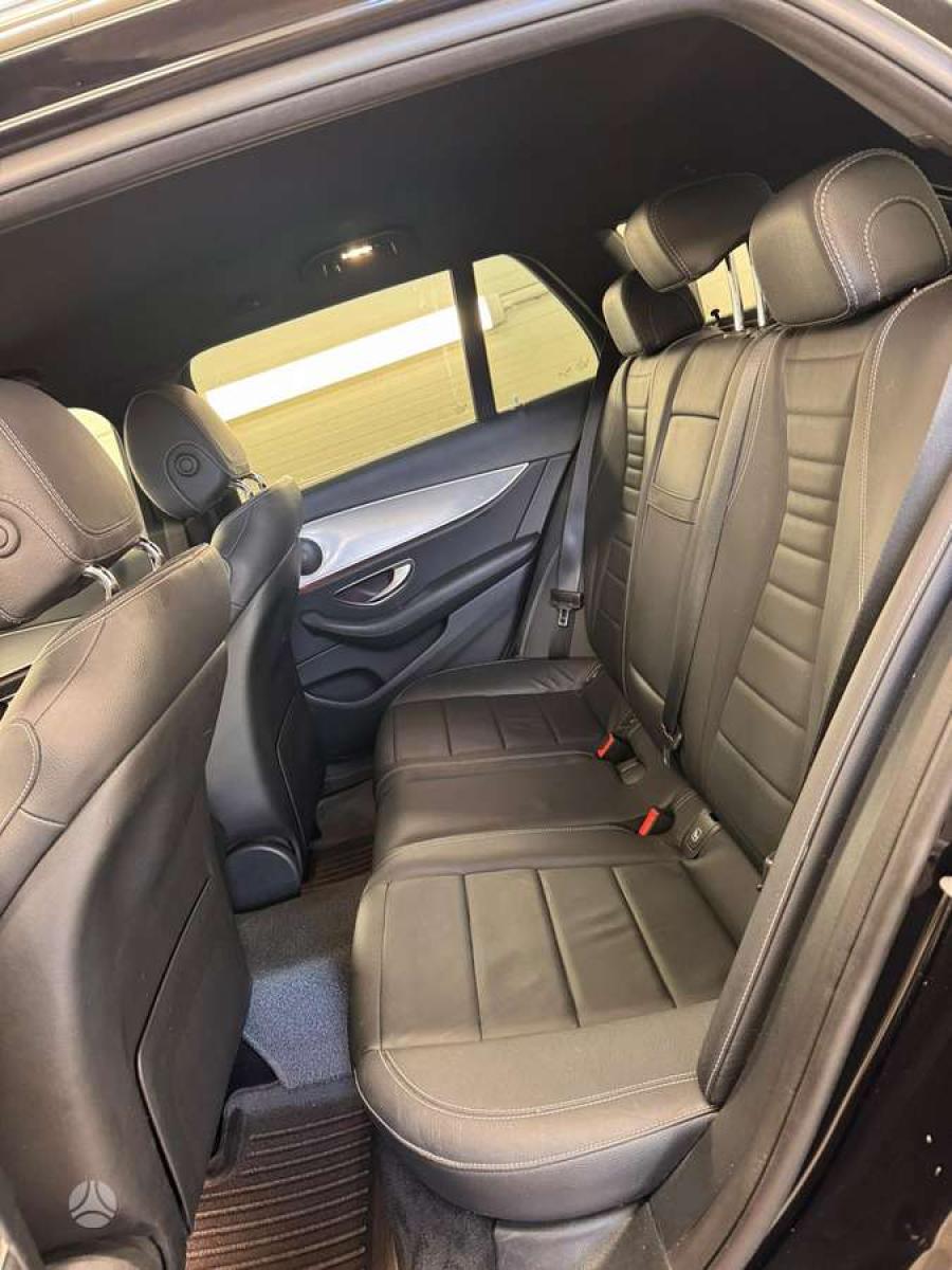 Черный Мерседес E 220 2019 в Вильнюс, объемом двигателя 1.95 л и пробегом 333 тыс. км за 12947 €, фото 30 на AUTOMOTO.COM.LV