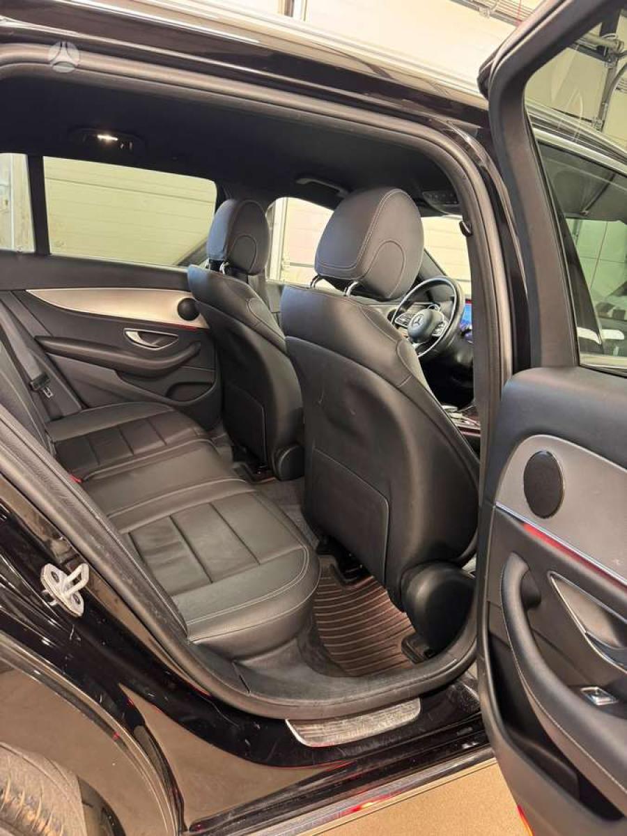 Черный Мерседес E 220 2019 в Вильнюс, объемом двигателя 1.95 л и пробегом 333 тыс. км за 12947 €, фото 33 на AUTOMOTO.COM.LV