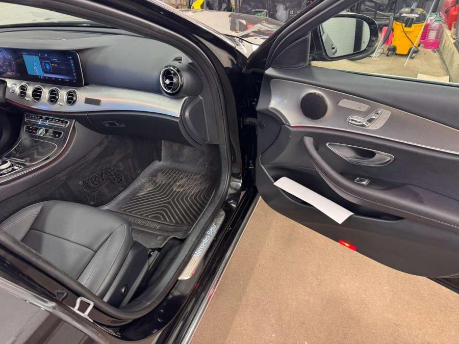 Черный Мерседес E 220 2019 в Вильнюс, объемом двигателя 1.95 л и пробегом 333 тыс. км за 12947 €, фото 34 на AUTOMOTO.COM.LV