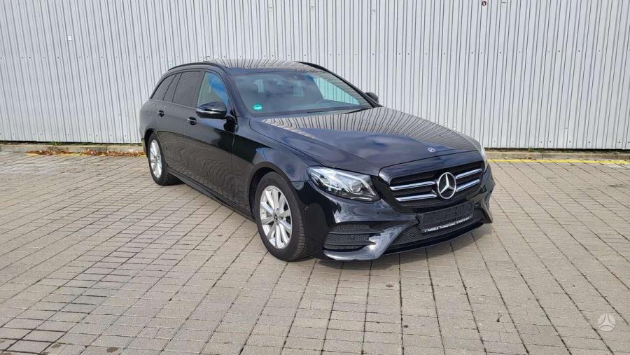 Черный Мерседес E 220 2019 в Мариямполе, объемом двигателя 1.95 л и пробегом 86 тыс. км за 22500 €, фото 3 на AUTOMOTO.COM.LV