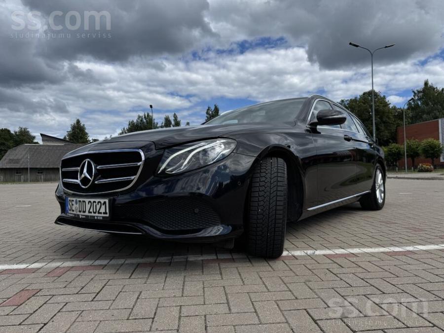 Черный Мерседес E 220 2019 в Цесис, объемом двигателя 2.00 л и пробегом 0 тыс. км за 17900 €, фото 1 на AUTOMOTO.COM.LV