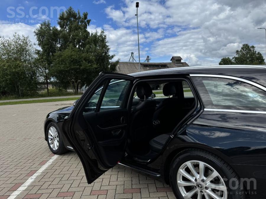 Черный Мерседес E 220 2019 в Цесис, объемом двигателя 2.00 л и пробегом 0 тыс. км за 17900 €, фото 15 на AUTOMOTO.COM.LV