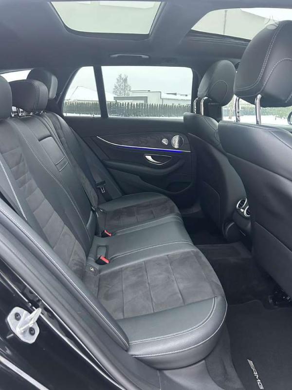 Black Mercedes-Benz E 220 2020 in Taurage, with an engine capacity of 1.95 L and mileage of 217 thousand km for 16300 €, photo 9 on AUTOMOTO.COM.LV