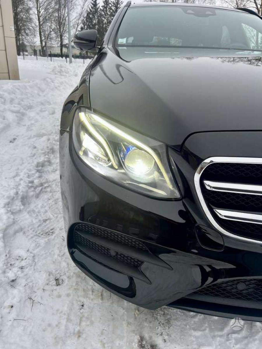 Black Mercedes-Benz E 220 2020 in Taurage, with an engine capacity of 1.95 L and mileage of 217 thousand km for 16300 €, photo 23 on AUTOMOTO.COM.LV
