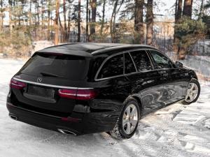 Black Mercedes-Benz E 220 2020 in Jurmala, with an engine capacity of 2.00 L and mileage of 0 thousand km for 10950 €, photo 4 on AUTOMOTO.COM.LV