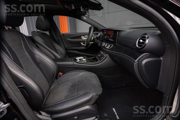 Black Mercedes-Benz E 220 2020 in Riga, with an engine capacity of 2.00 L and mileage of 224 thousand km for 16950 €, photo 8 on AUTOMOTO.COM.LV