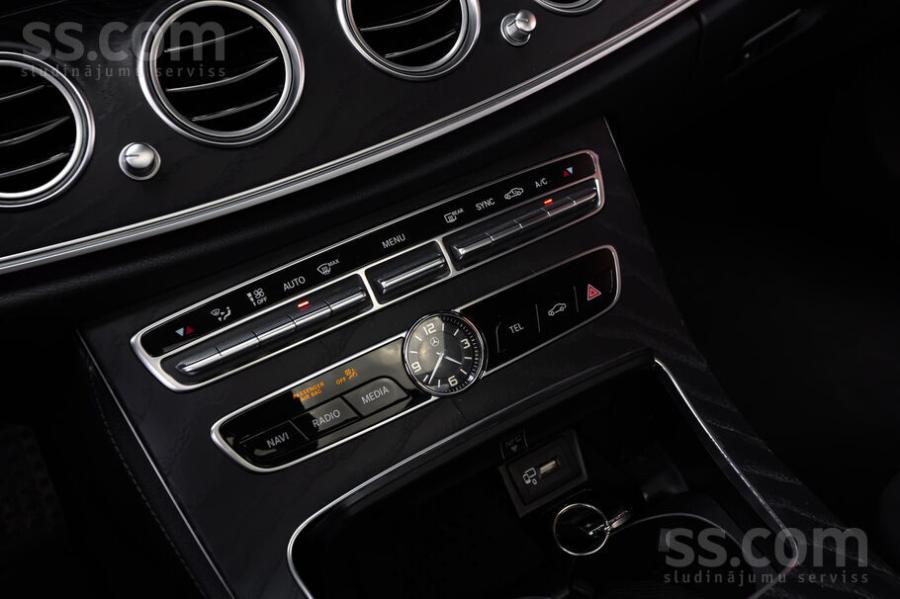 Melns Mercedes-Benz E 220 2020 Rīga, ar dzinēja tilpumu 2.00 L un nobraukumu 224 tūkst. km par 16950 €, foto 18 vietnē AUTOMOTO.COM.LV