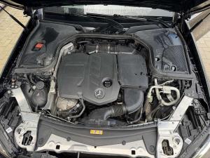 Black Mercedes-Benz E 220 2020 in Kaunas, with an engine capacity of 1.95 L and mileage of 202 thousand km for 10950 €, photo 9 on AUTOMOTO.COM.LV