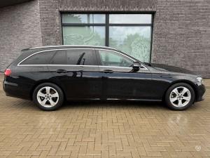 Black Mercedes-Benz E 220 2020 in Kaunas, with an engine capacity of 1.95 L and mileage of 202 thousand km for 10950 €, photo 10 on AUTOMOTO.COM.LV