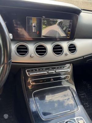 Black Mercedes-Benz E 220 2020 in Kaunas, with an engine capacity of 1.95 L and mileage of 202 thousand km for 10950 €, photo 19 on AUTOMOTO.COM.LV